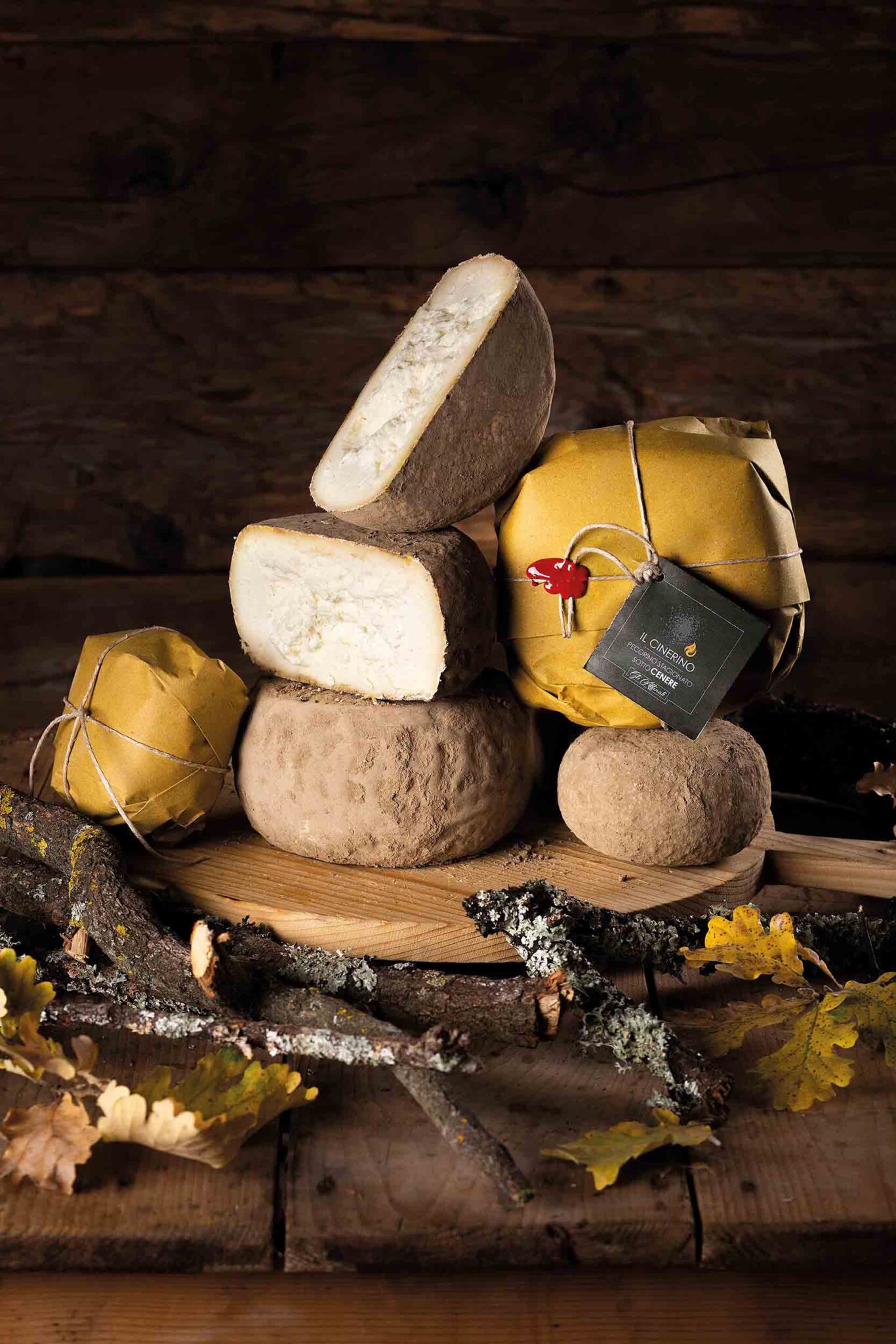 IL CINERINO - SHEEP CHEESE AGED UNDER ASH - Rocca Toscana Formaggi